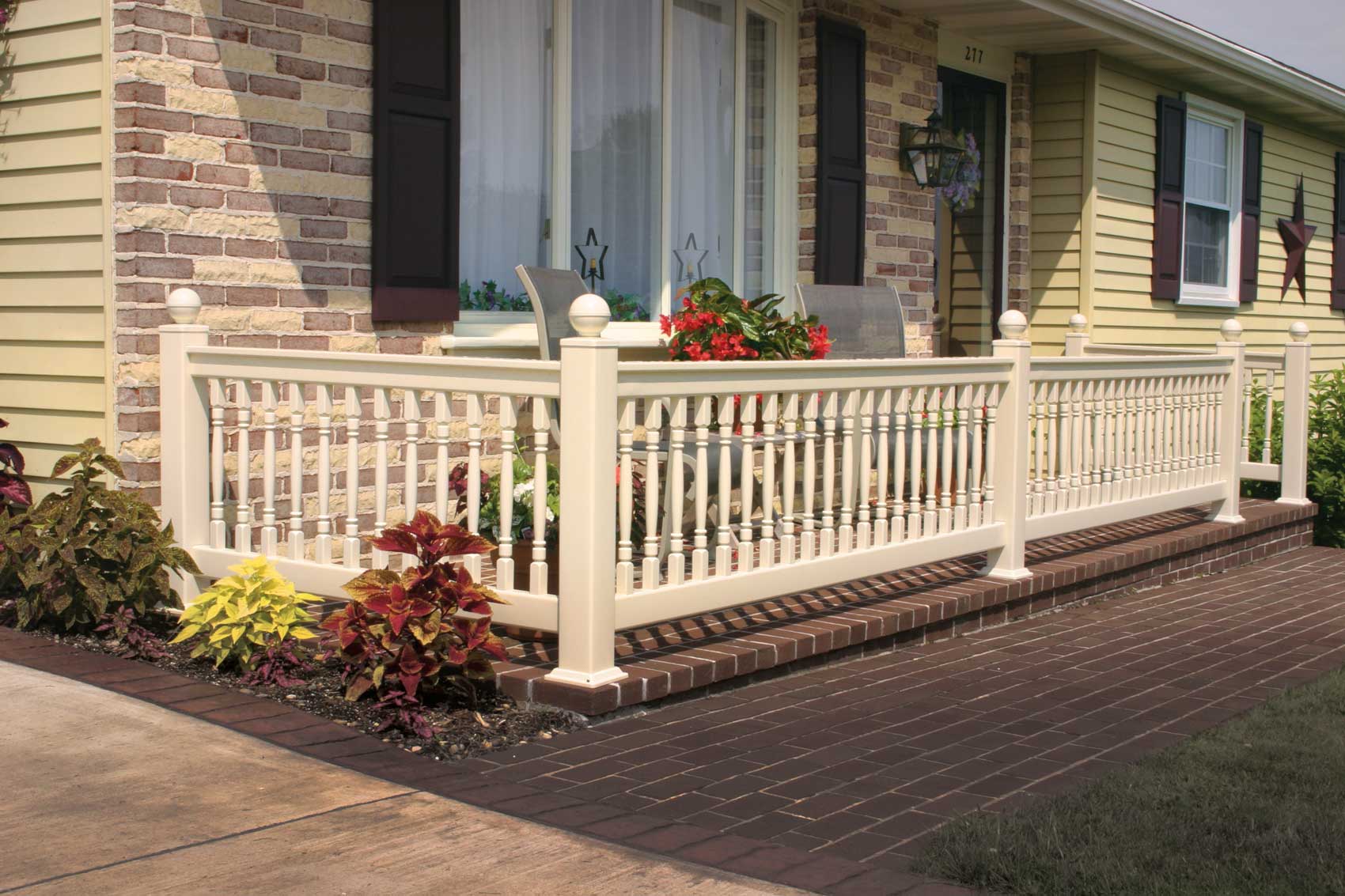 Benefits of Vinyl Railing - Creekside Vinyl
